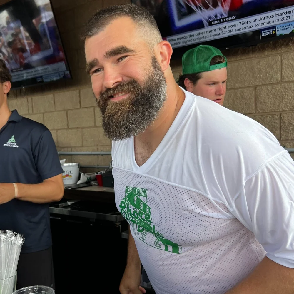 Jason Kelce Puts the Fun in Fundraising: Celebrity Bartending Event at ...