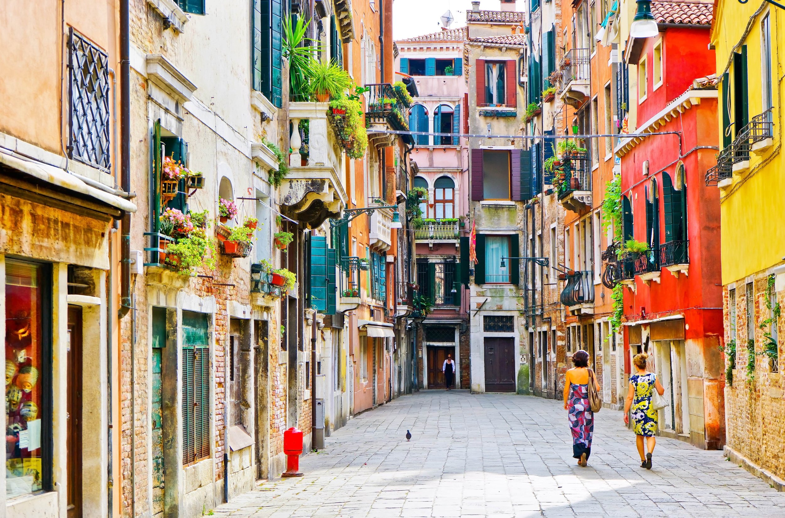 The 8 Types Of Guest Houses [With Examples] - TRVLGUIDES [Learn How To ...