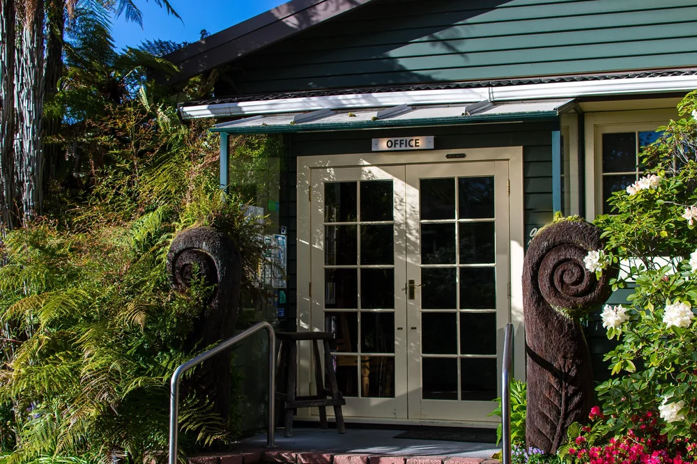 The Guest House Etiquette Guide [Know Before You Go] - TRVLGUIDES ...