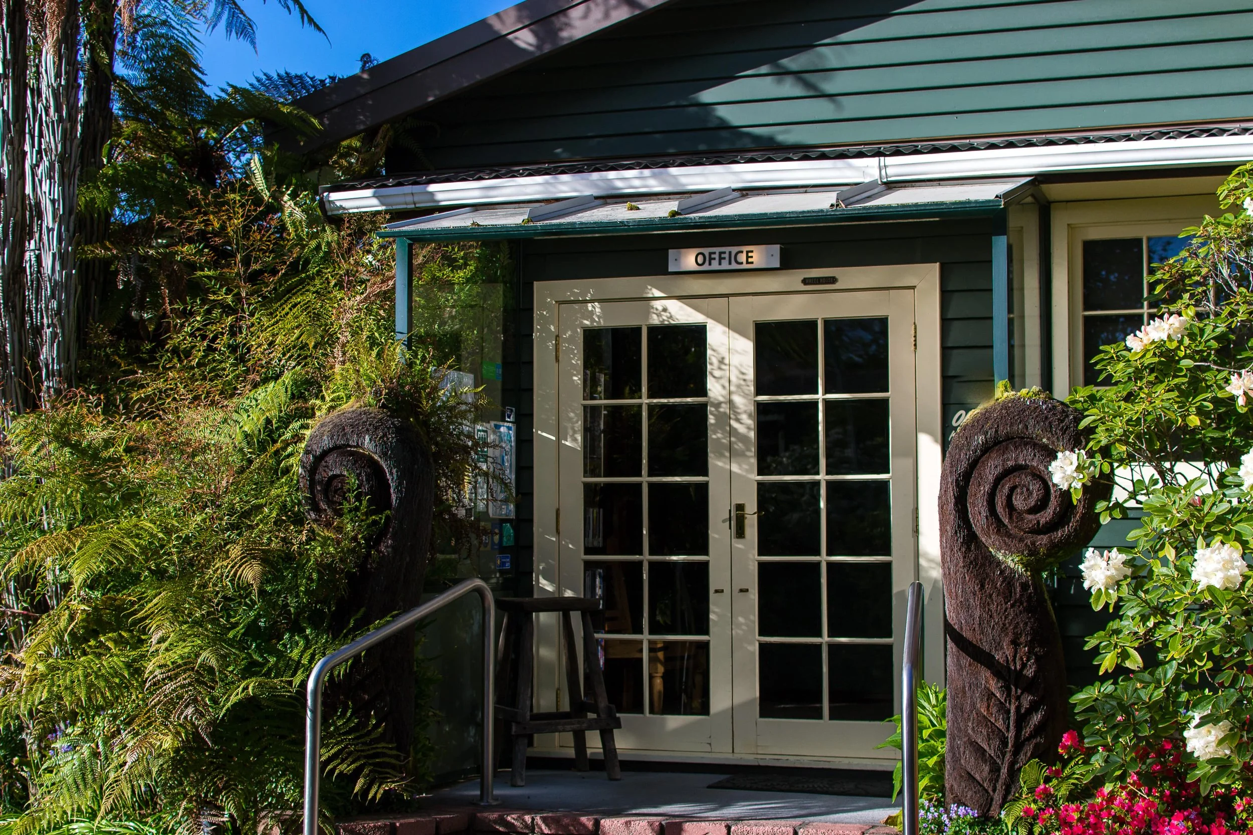 The Guest House Etiquette Guide [Know Before You Go] - TRVLGUIDES ...