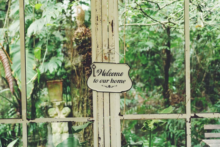 B&Bs vs. Hotels Comparison [Atmosphere, Price, Safety, Amenities ...