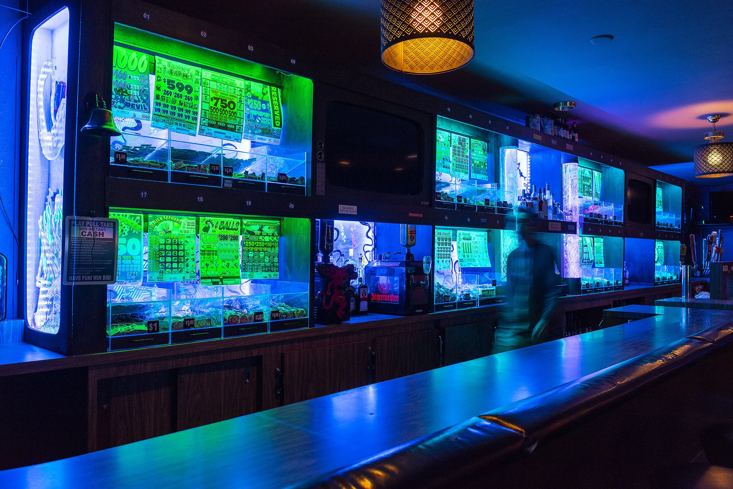 Poggie Tavern Aquarium Bar Design — House Of Sorcery