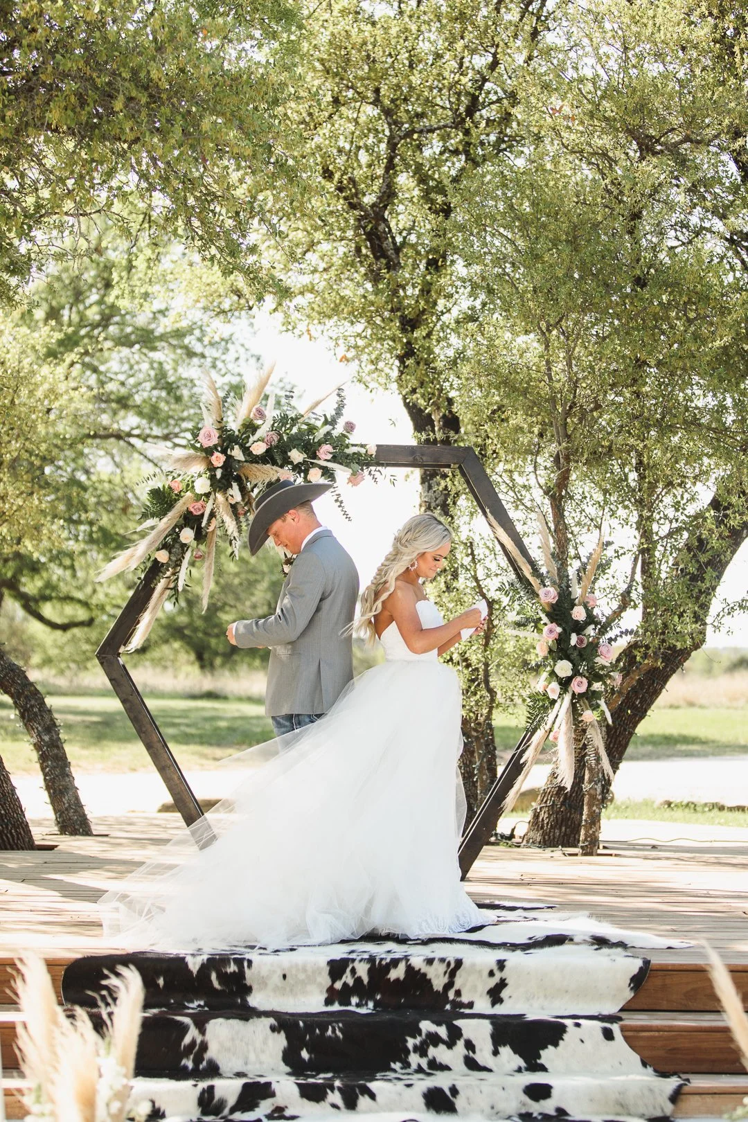 Best Texas Photographer - Double Knot Weddings — The Barn at Sparrow ...