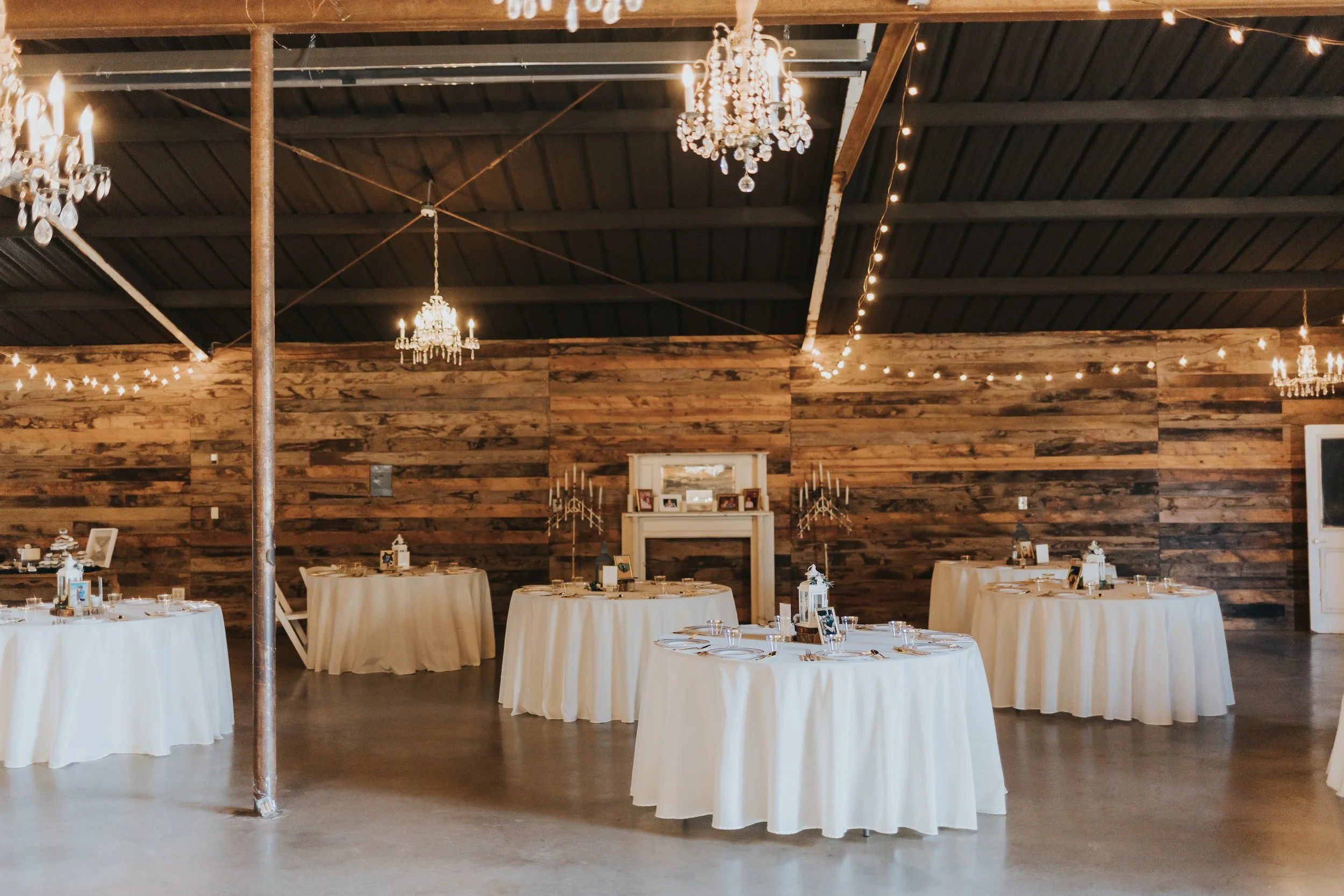 Winter Ranch Wedding with a Rustic Chic Theme | Sparrow Creek Ranch ...