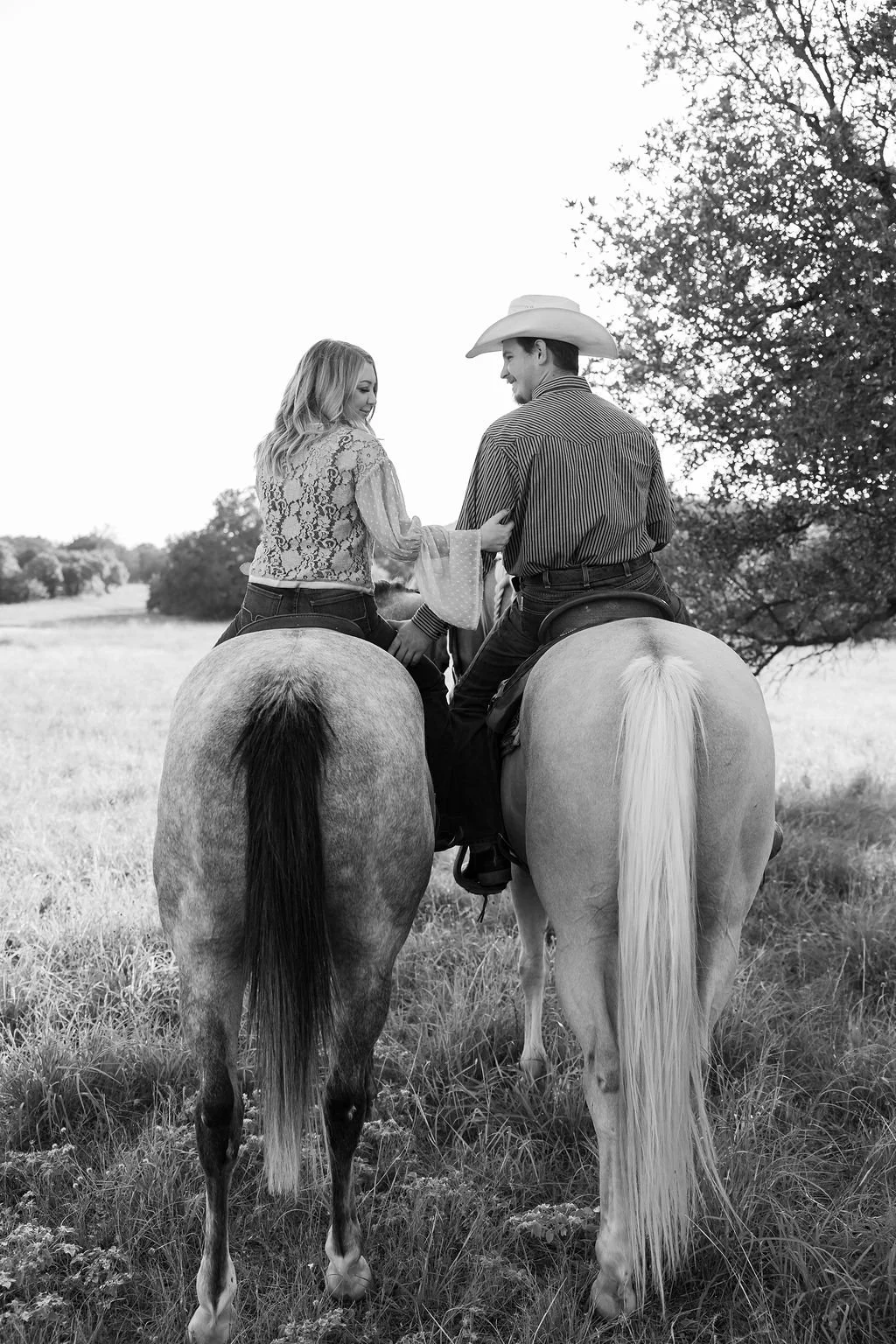 Engagement Photos with Horses: Cowboy Romance at Sparrow Creek Ranch ...