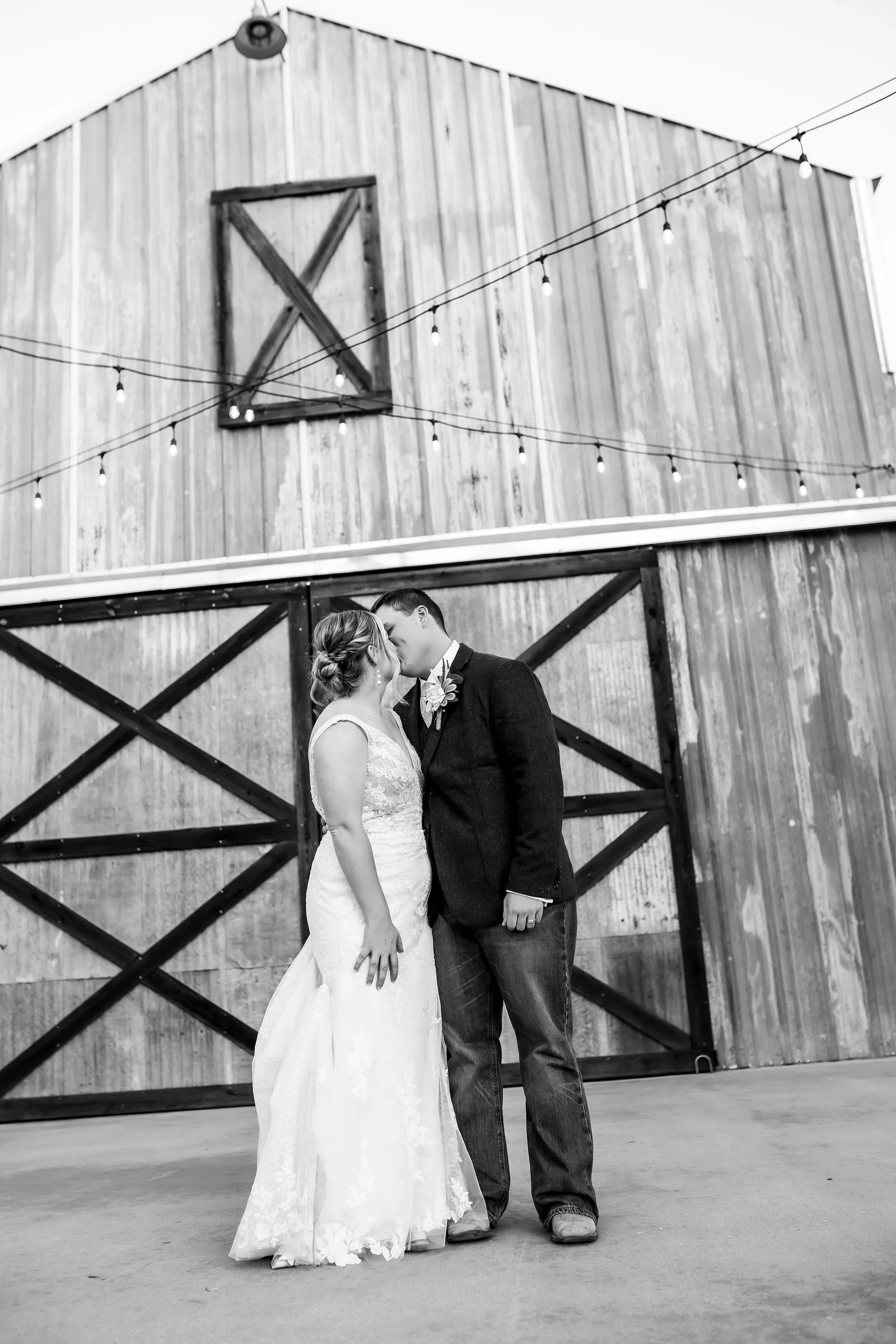 The Enduring Romance of Black & White: A Glimpse into a Recent Wedding ...