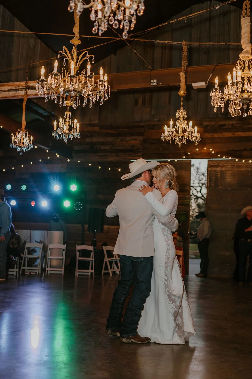 Weekend Wedding Venue DFW| Why The Barn at Sparrow Creek Ranch is the ...