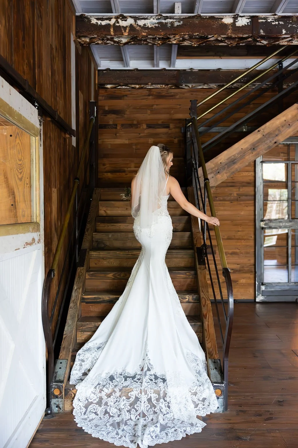 Tia’s Western Wedding Bridals at Sparrow Creek Ranch - Wedding Venue ...