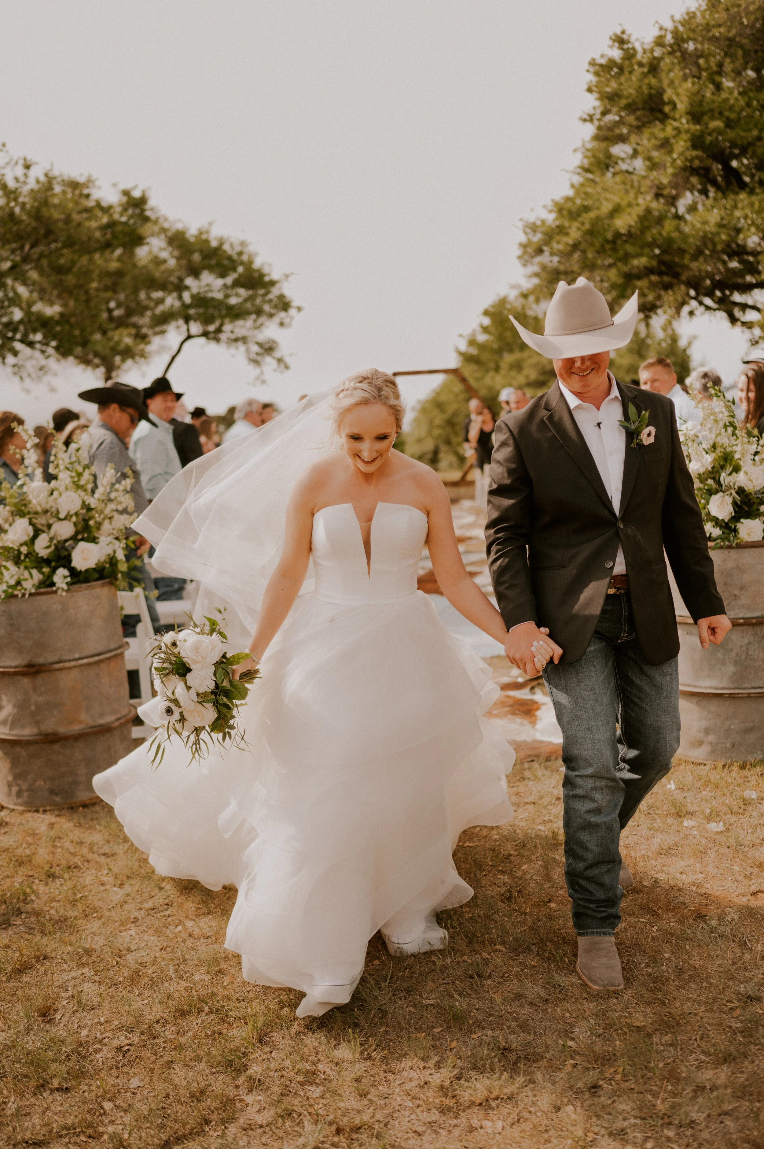 Hill Top Outdoor Ranch Wedding — The Barn at Sparrow Creek Ranch