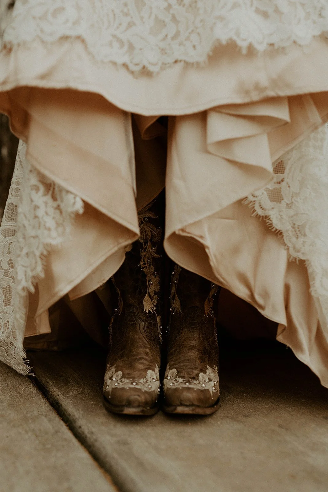 Rustic Bridal Session at the Barn at Sparrow Creek Ranch | DFW Wedding ...