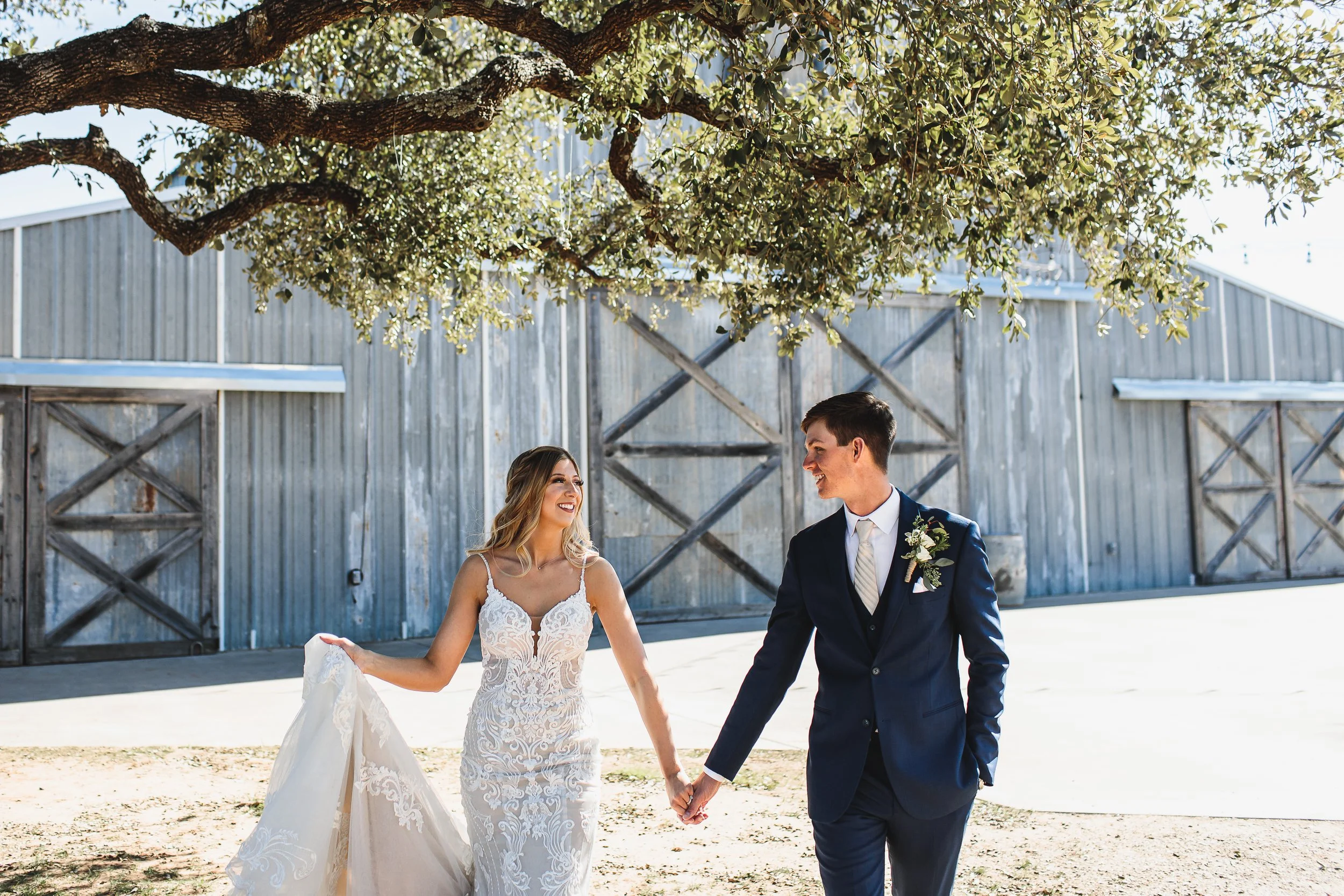 Best Texas Photographer - Double Knot Weddings — The Barn at Sparrow ...
