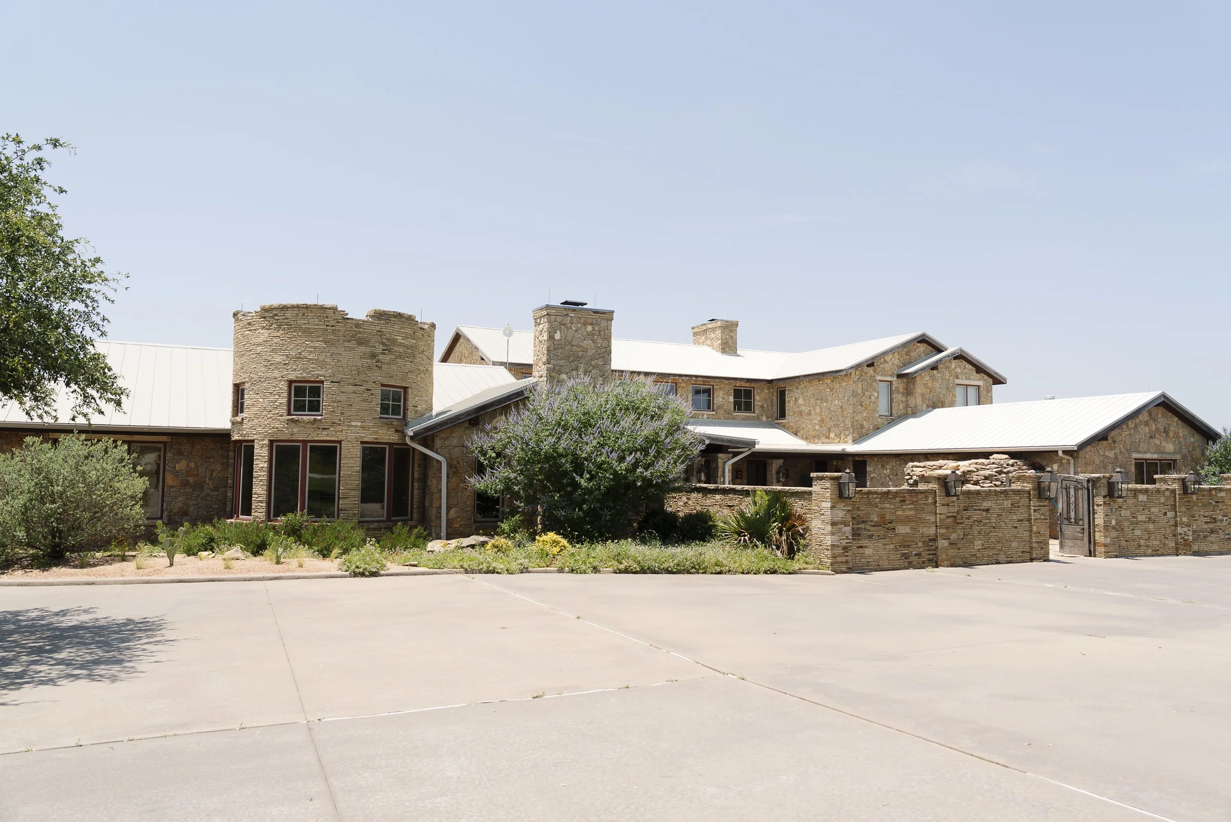 A Graphic Designer’s Custom Blue and White Chinoiserie Wedding ...
