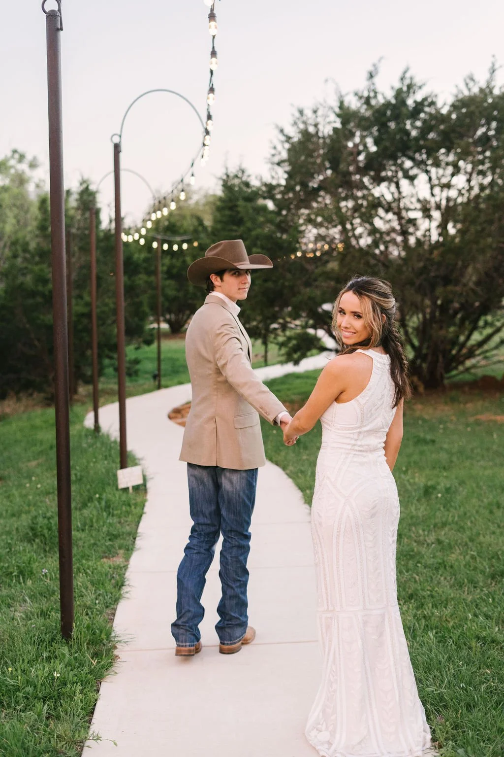 Weekday Wedding for the busy Rodeo Family: Charley + Cason April Ranch ...