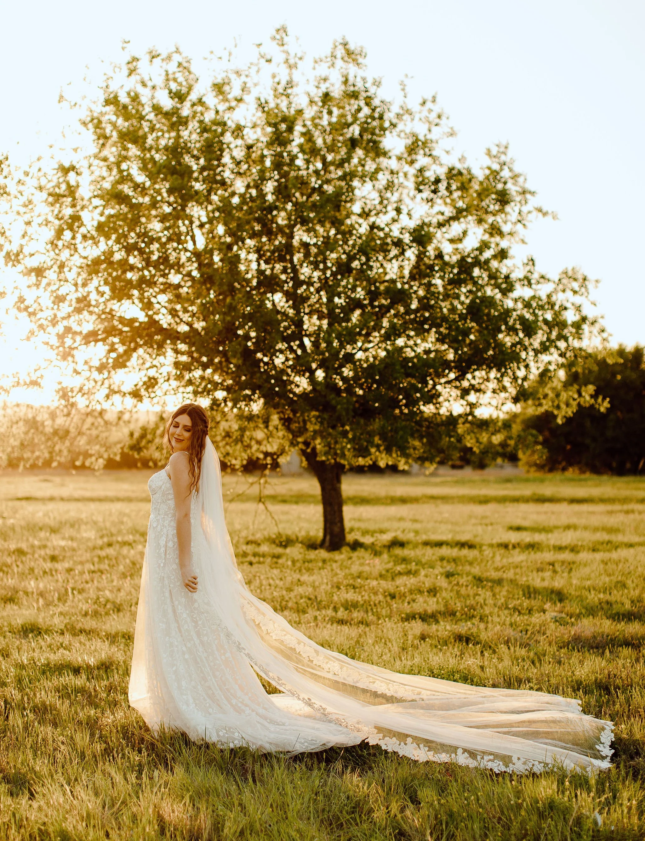 Sisterly Love: A Bridal Photo Session at The Barn at Sparrow Creek ...