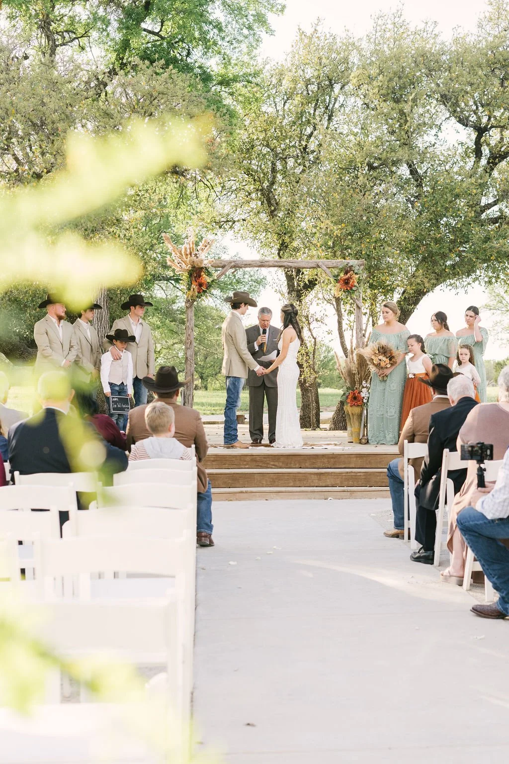 Weekday Wedding for the busy Rodeo Family: Charley + Cason April Ranch ...