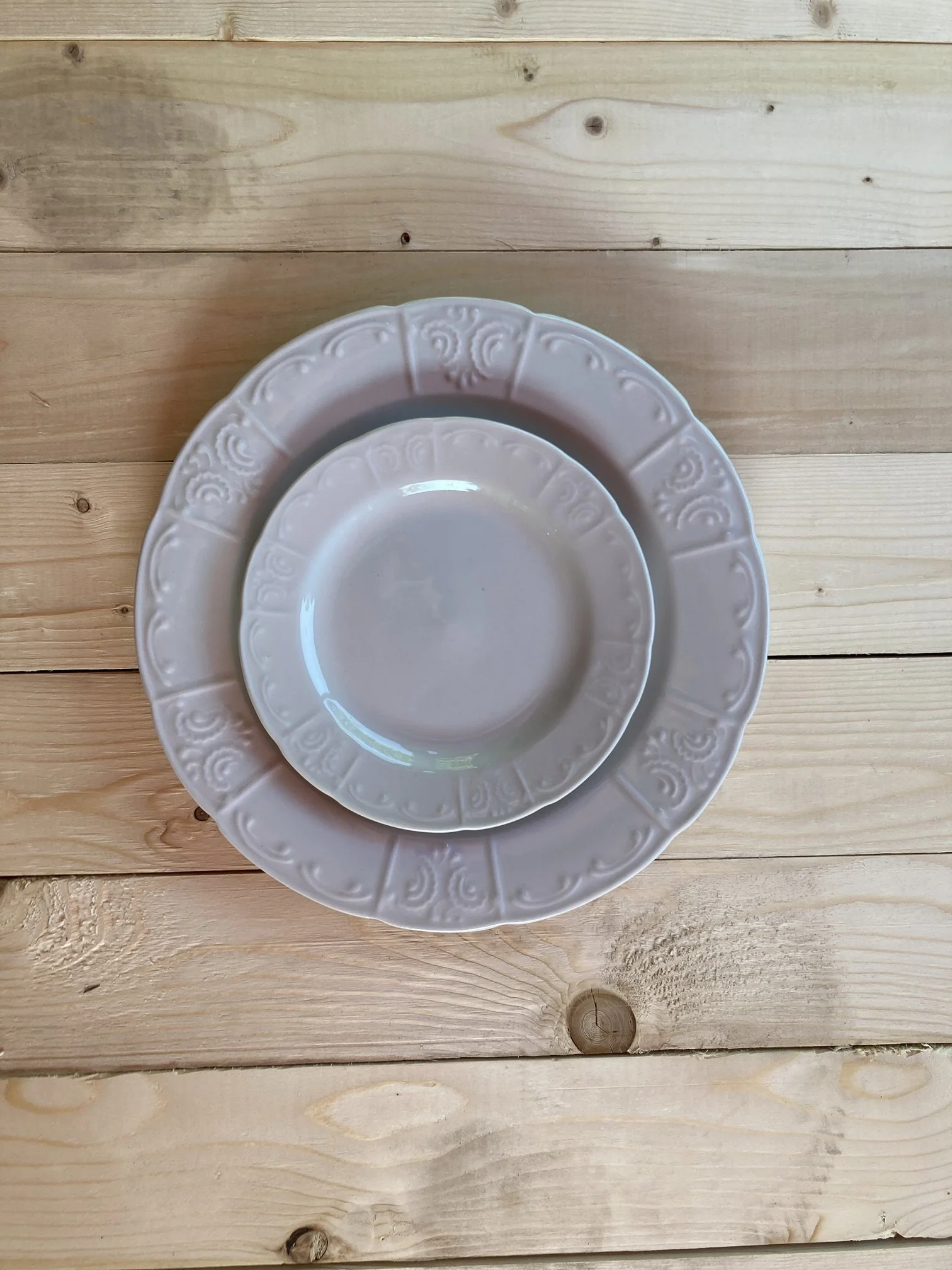 Plates — Our Catalogue — Pink Llama Party Rentals