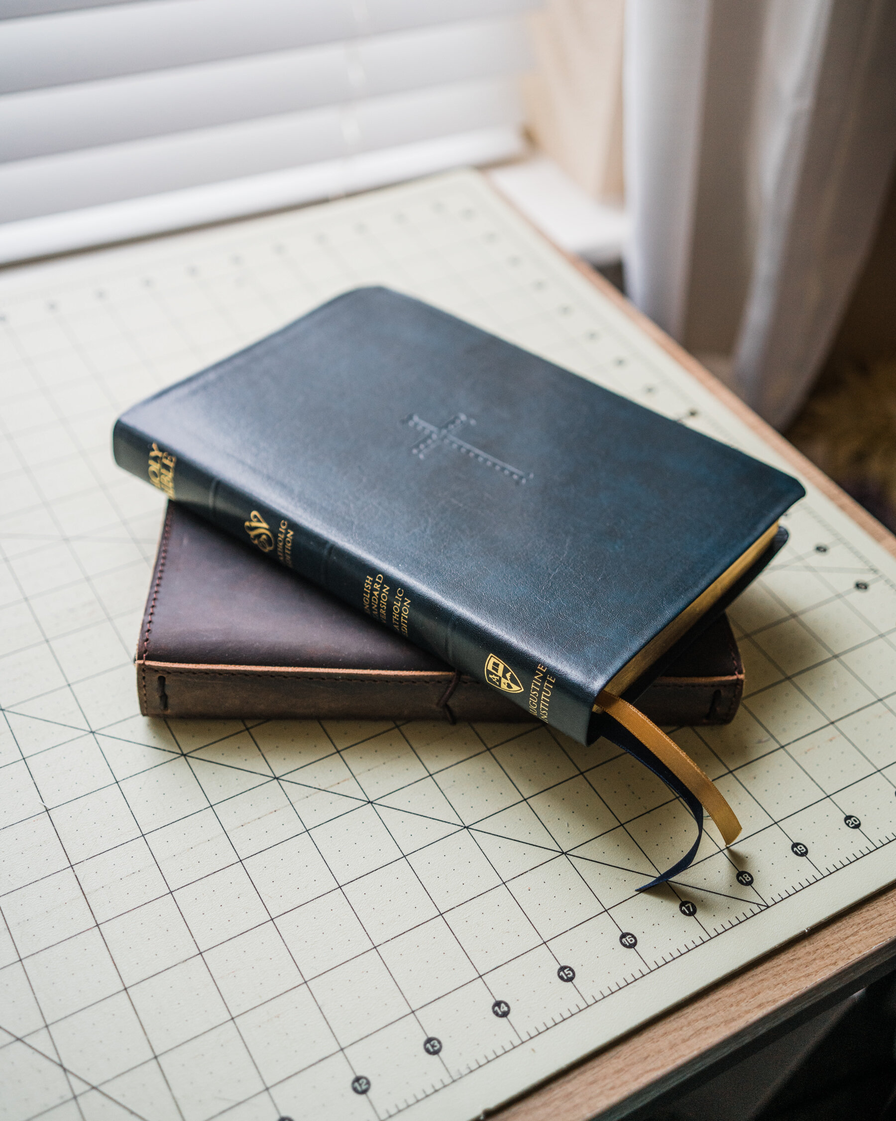 The Perfect Anglican Bible? Review: ESV-CE — Common Prayer Daily