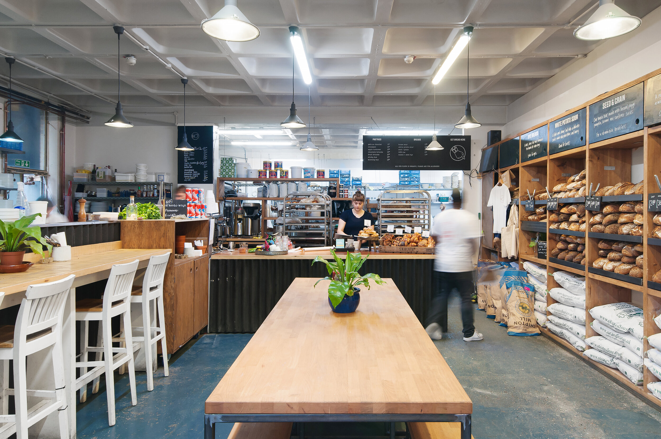 Dalston Cafe — The Dusty Knuckle