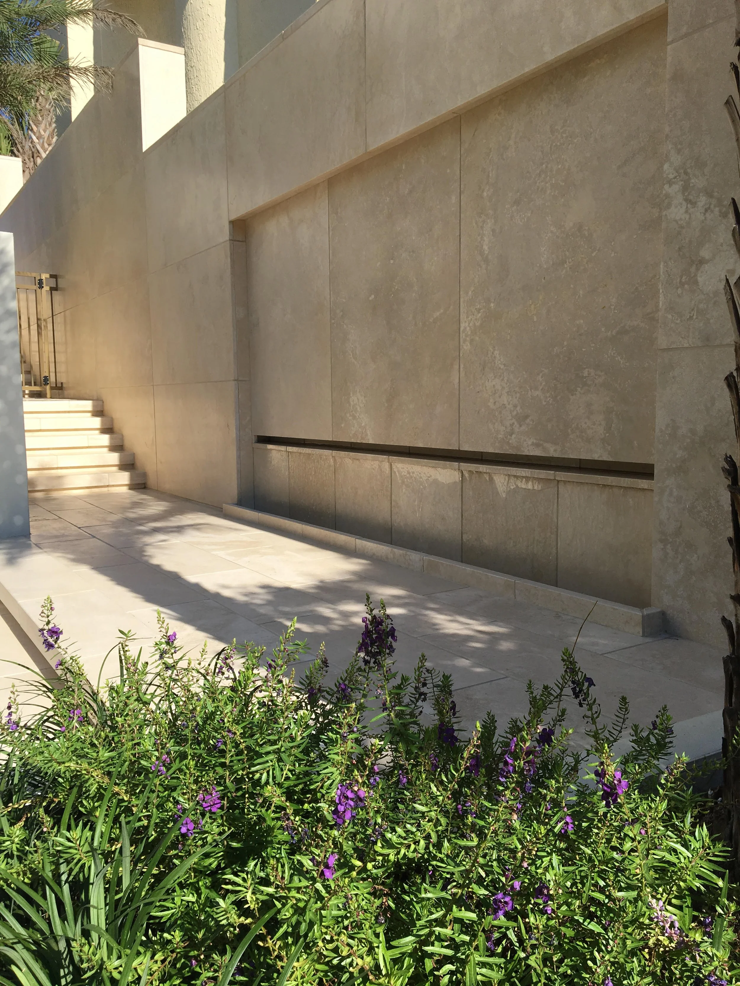 Classico Chiaro Travertine Paving + Cladding — Cooritalia