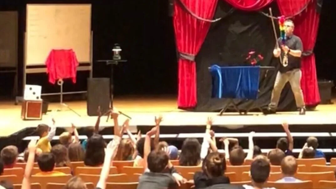 Magic Fred Show - Magic Fred The Magician