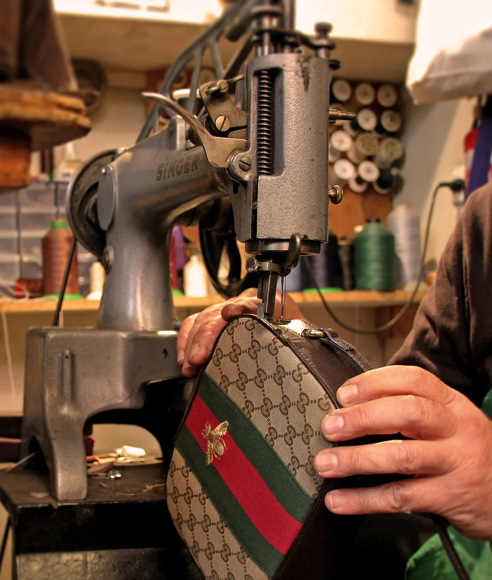 Aris Shoe Repairs | Handbag and Luggage Repairs