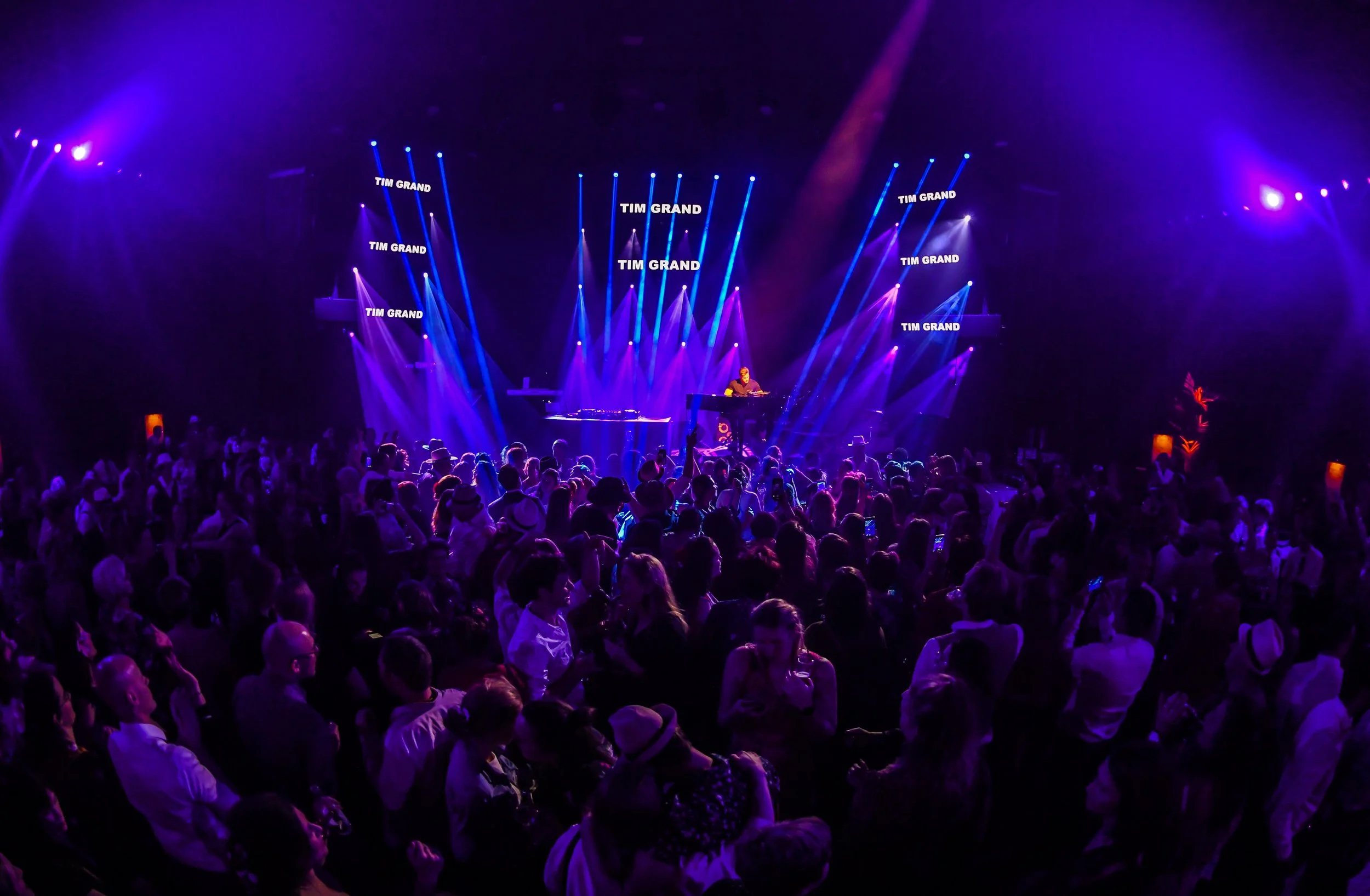 Tim Grand — Live artist, DJ & Pianist