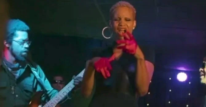 Contact 1 — Studio Crash