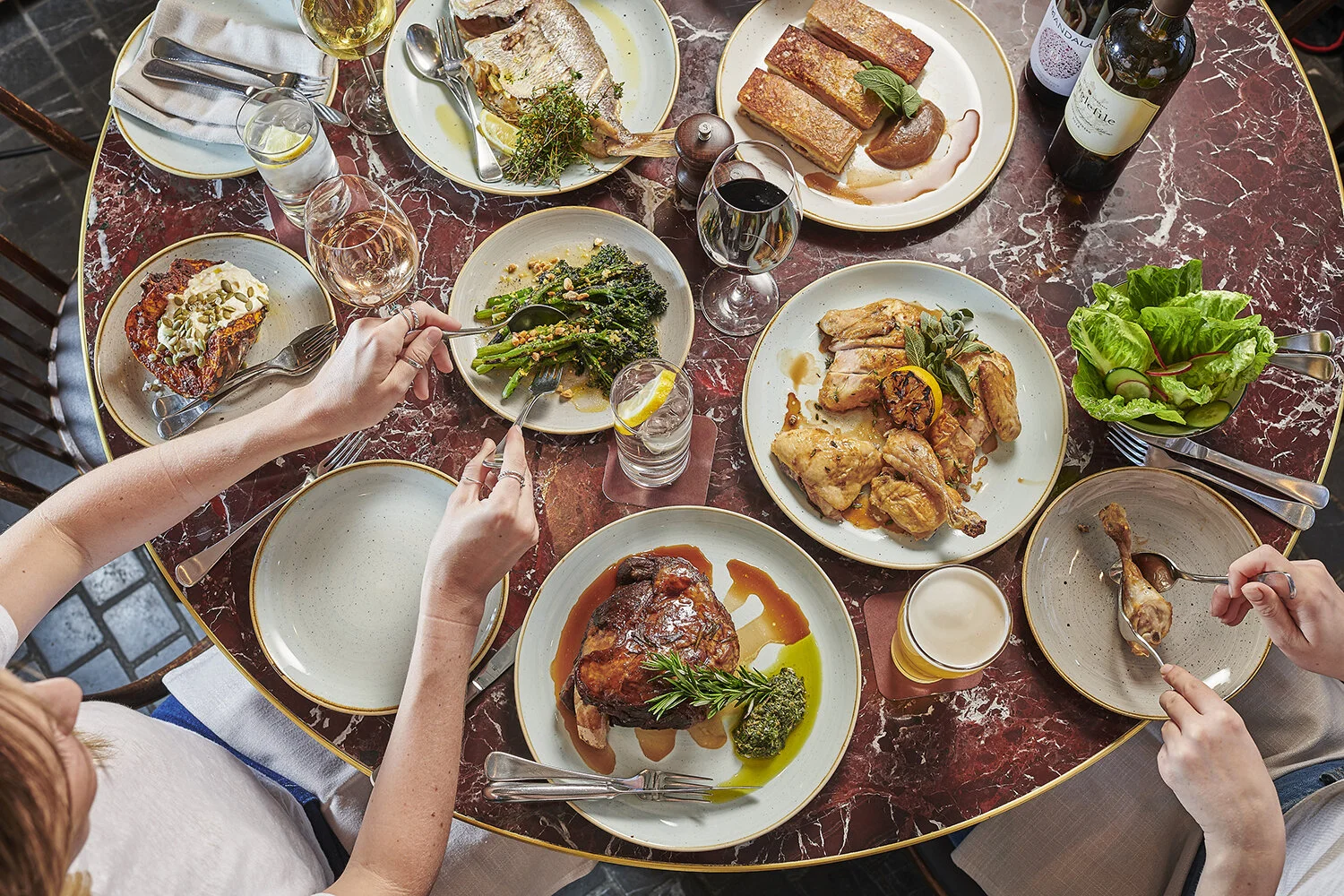 Food & Drinks — Glebe Hotel