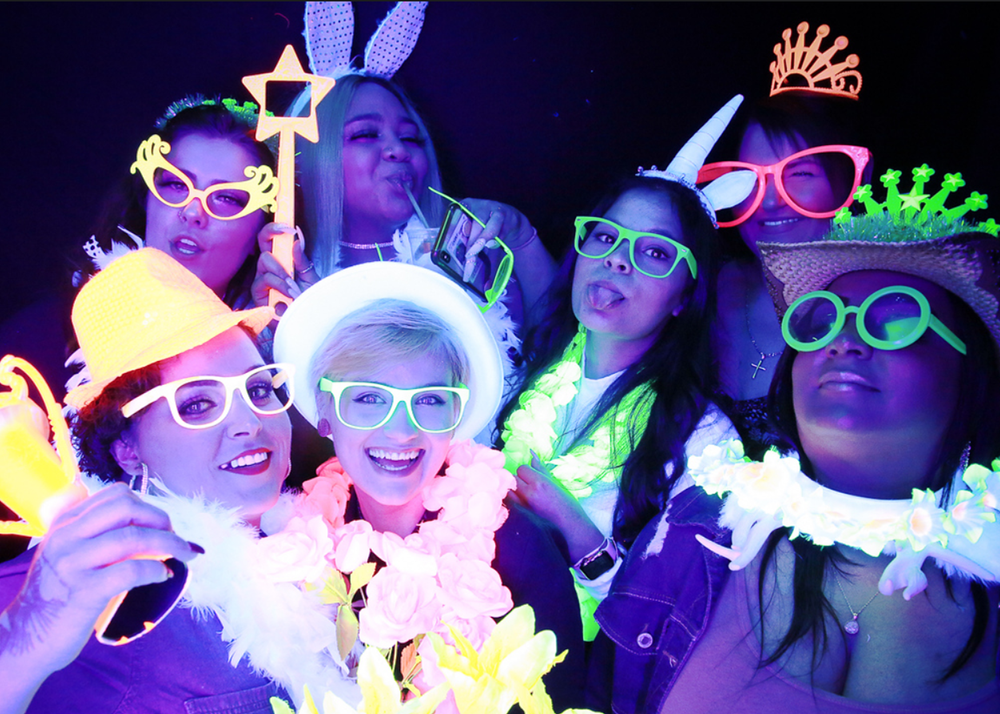 Neon Booth — Flipéate Group