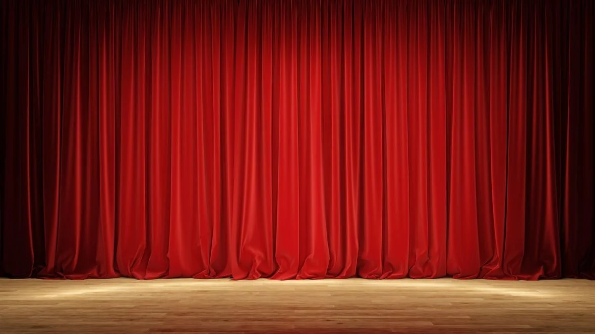 Rideau de scène : Fabrication et Réparation — L'Atelier Fournier