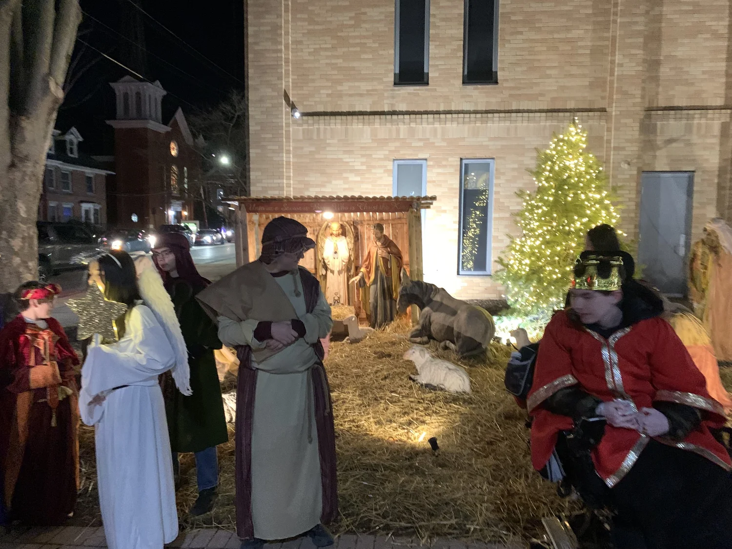 Journey to the inn & Blessing of the Nativity — churchofsaintluke.org