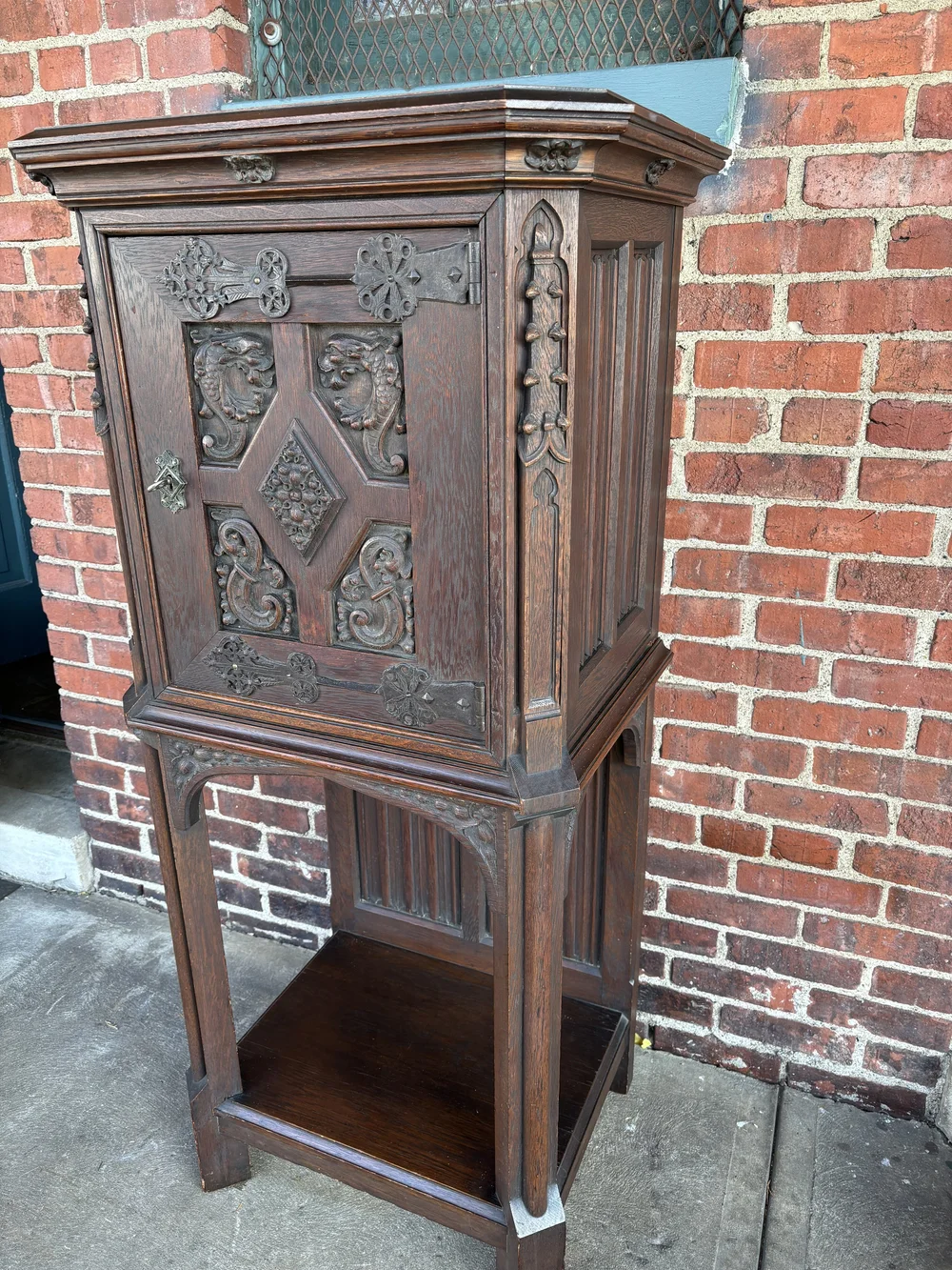 Euro Classics Antiques