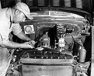 Wayne Manufacturing 12 Port Engine — Audrain Auto Museum