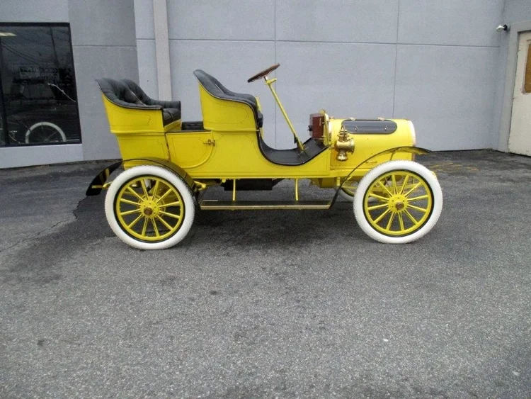 Circa 1908 Cameron Model 9 — Audrain Auto Museum