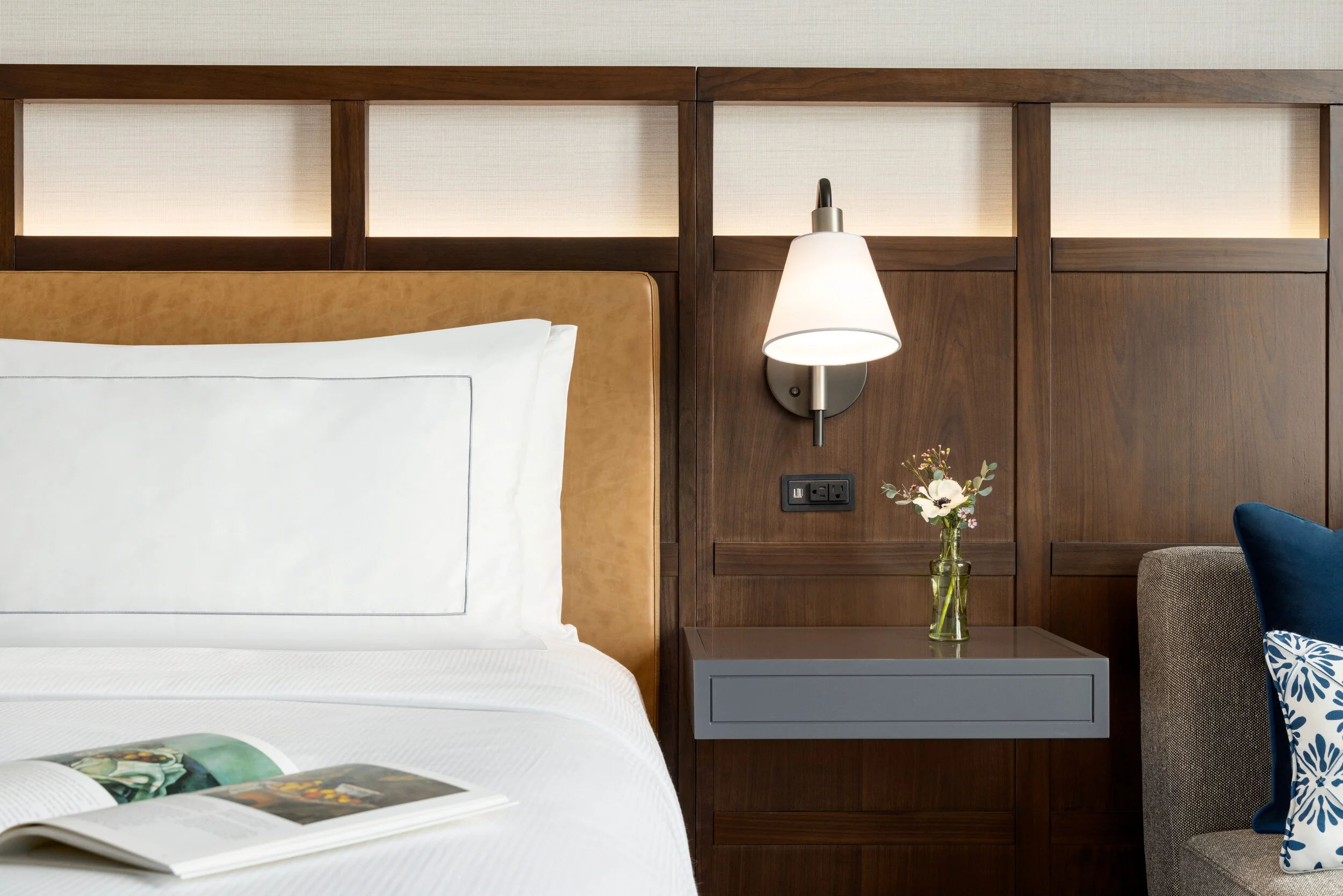 Rooms - King Studio Suite | The Valley Hotel