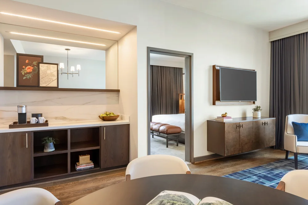 Rooms - King Studio Suite | The Valley Hotel