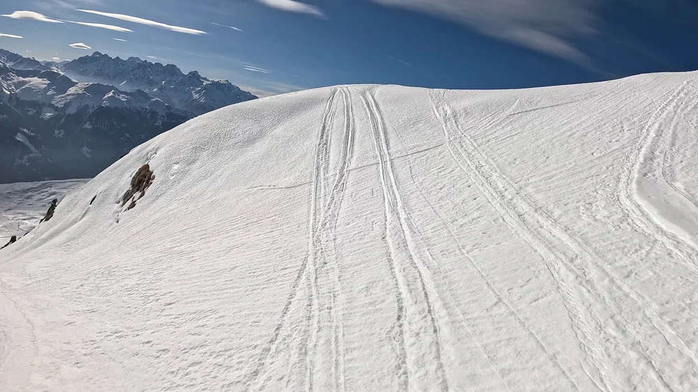 Backcountry vs. Resort Skiing: What’s The Difference? — PeakRankings