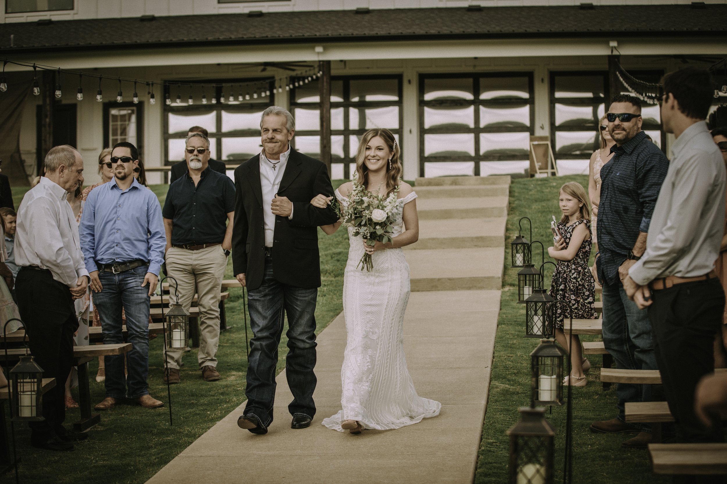 A Rustic Champagne Wedding in East Texas | Sunset Oaks Venue