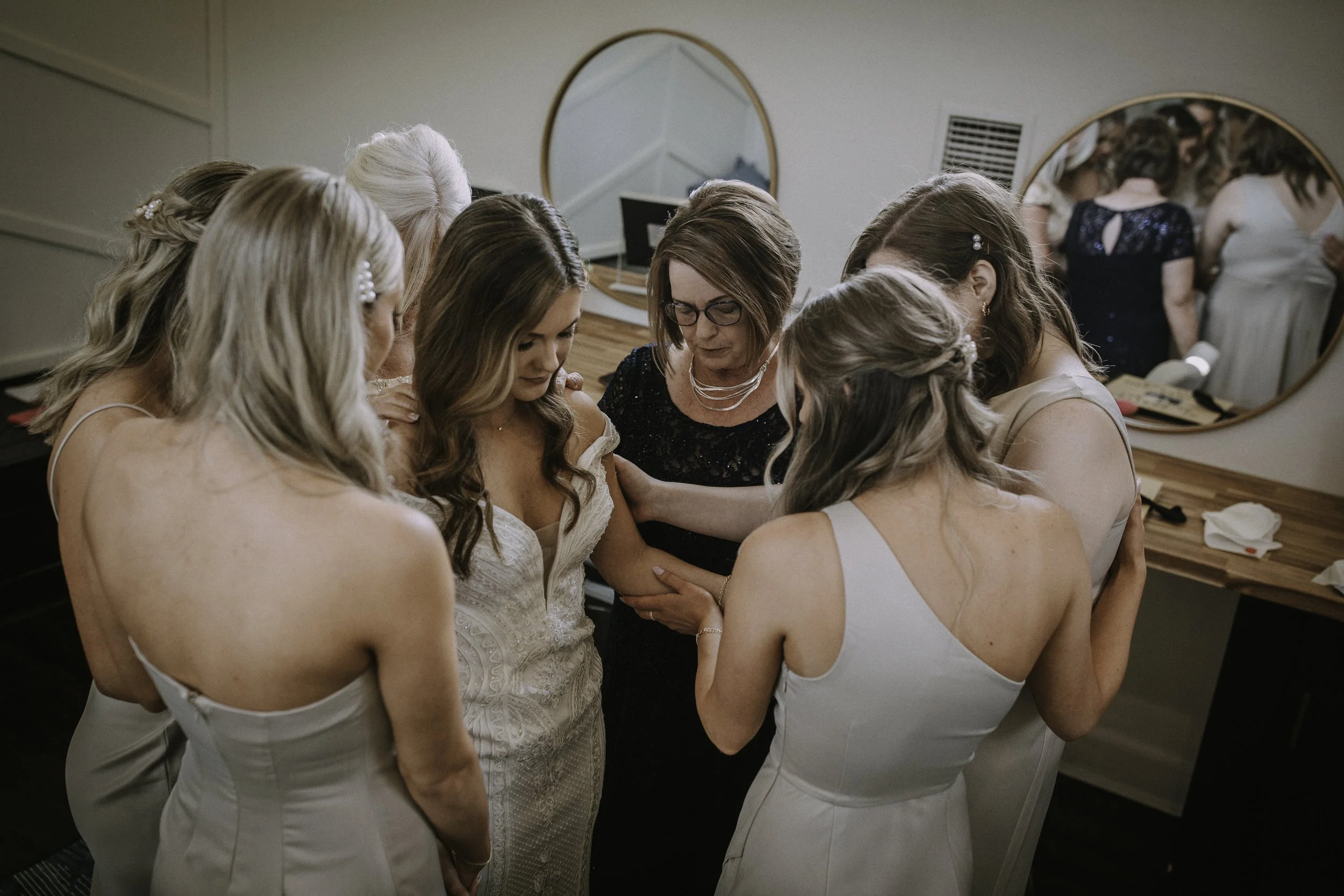 A Rustic Champagne Wedding in East Texas | Sunset Oaks Venue