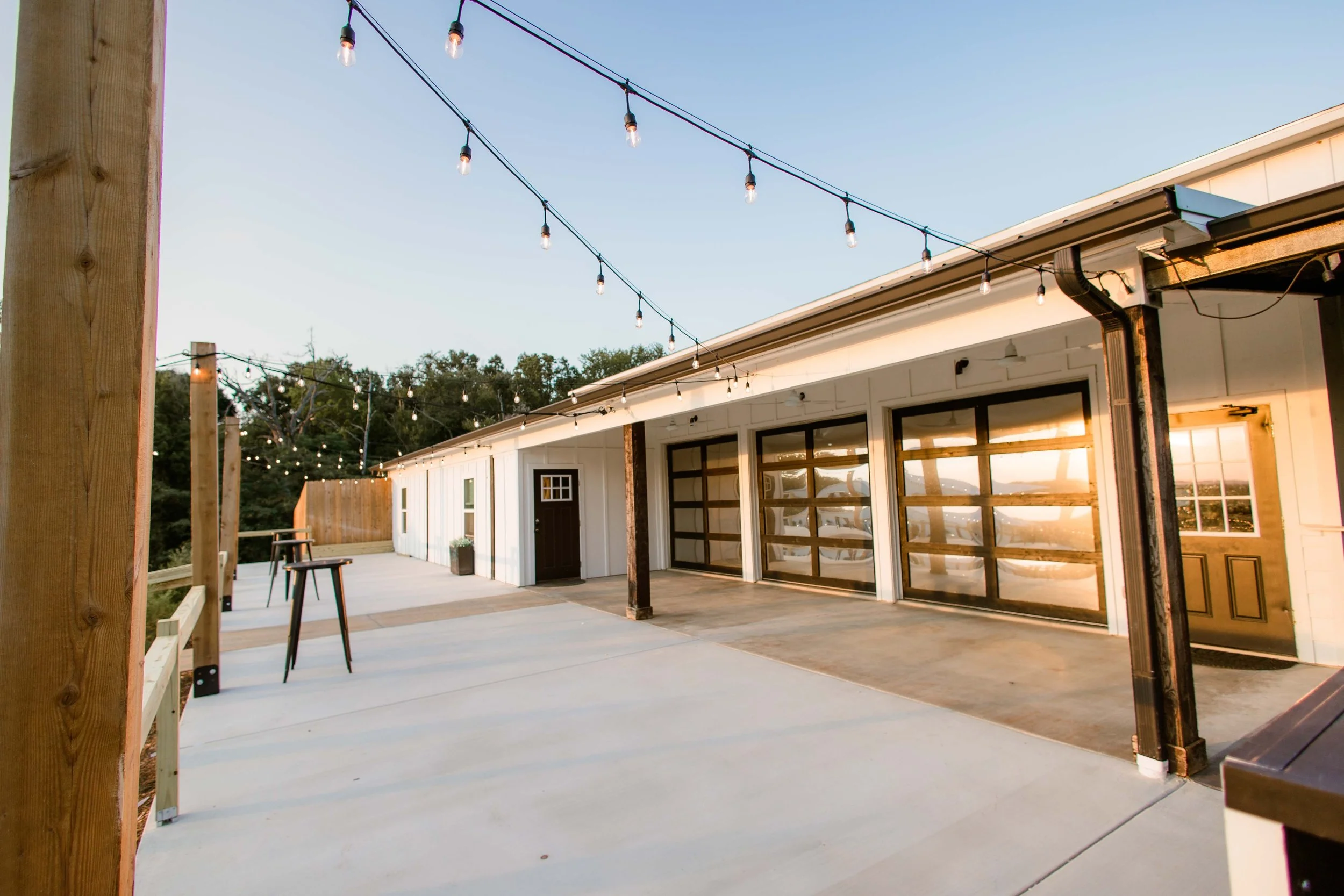 Sunset Oaks Venue | Tyler Texas Wedding Venues