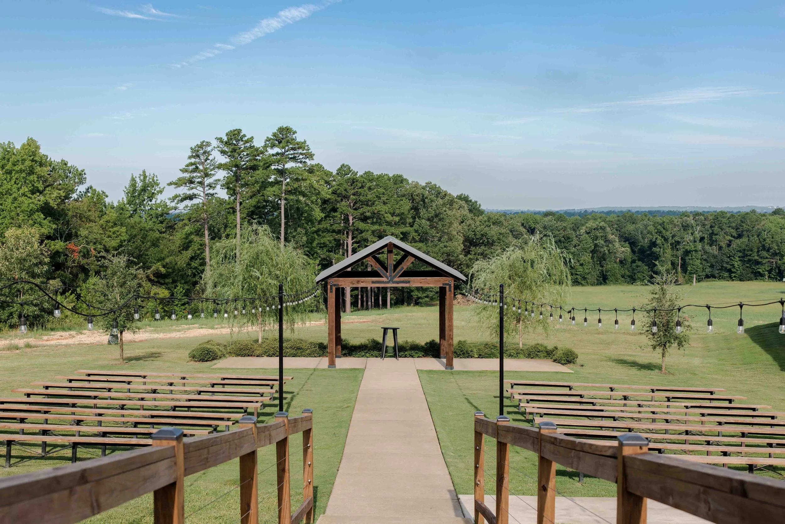 Sunset Oaks Venue | Tyler Texas Wedding Venues