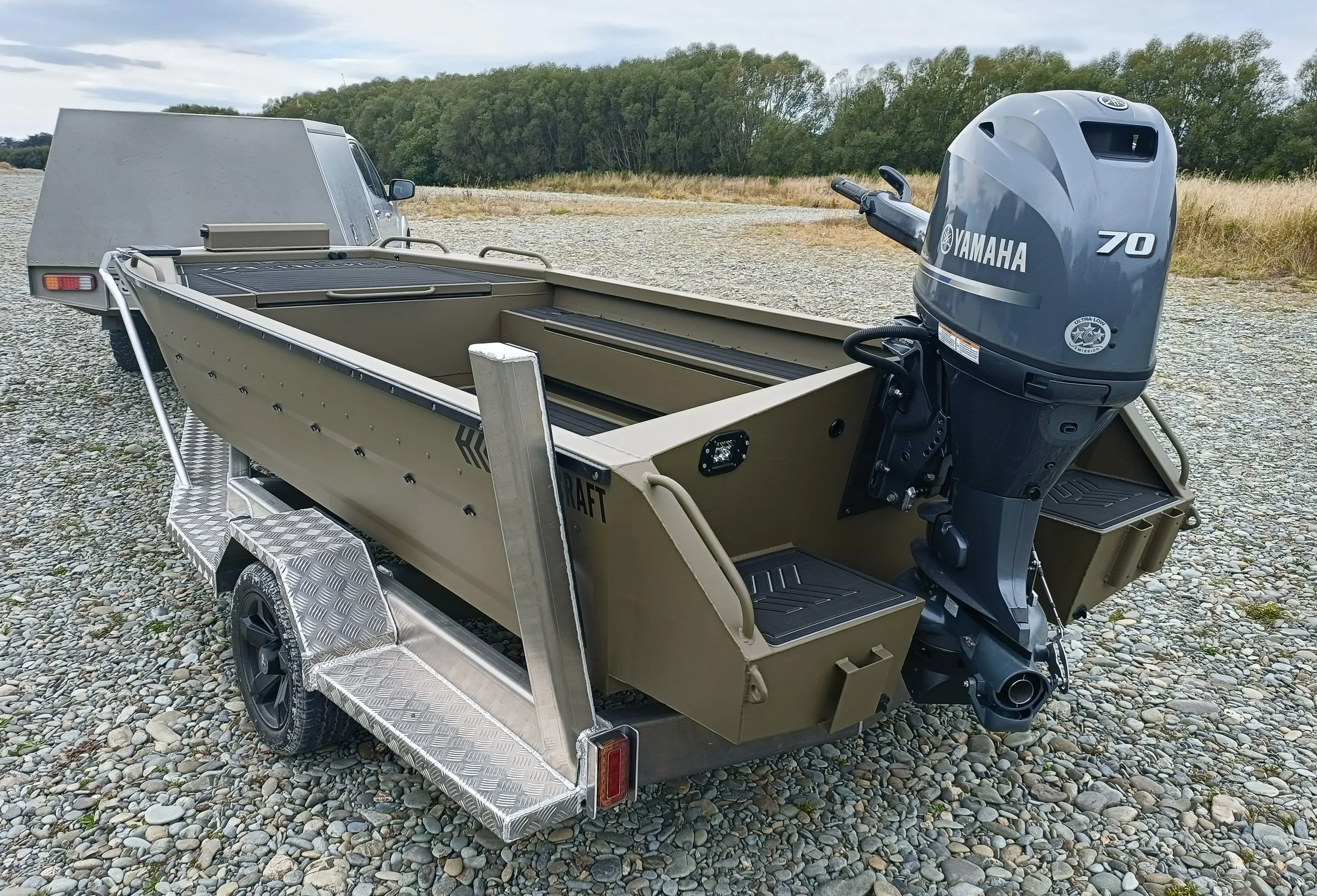 Jet Venturer 4600 Outboard Jet Boat — Huntercraft boats