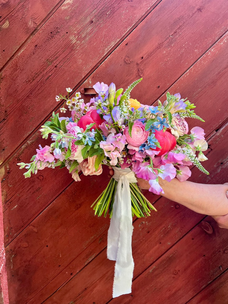 Designing with Flowers: Spiral Bouquets — Sweet Earth Co.