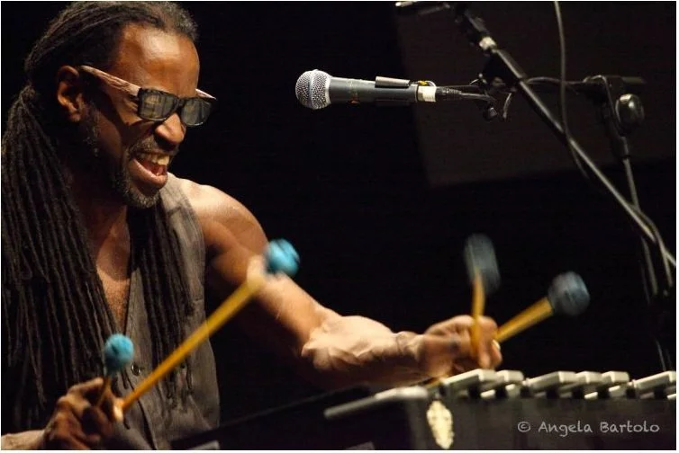 LIVE MUSIC — Barncastle