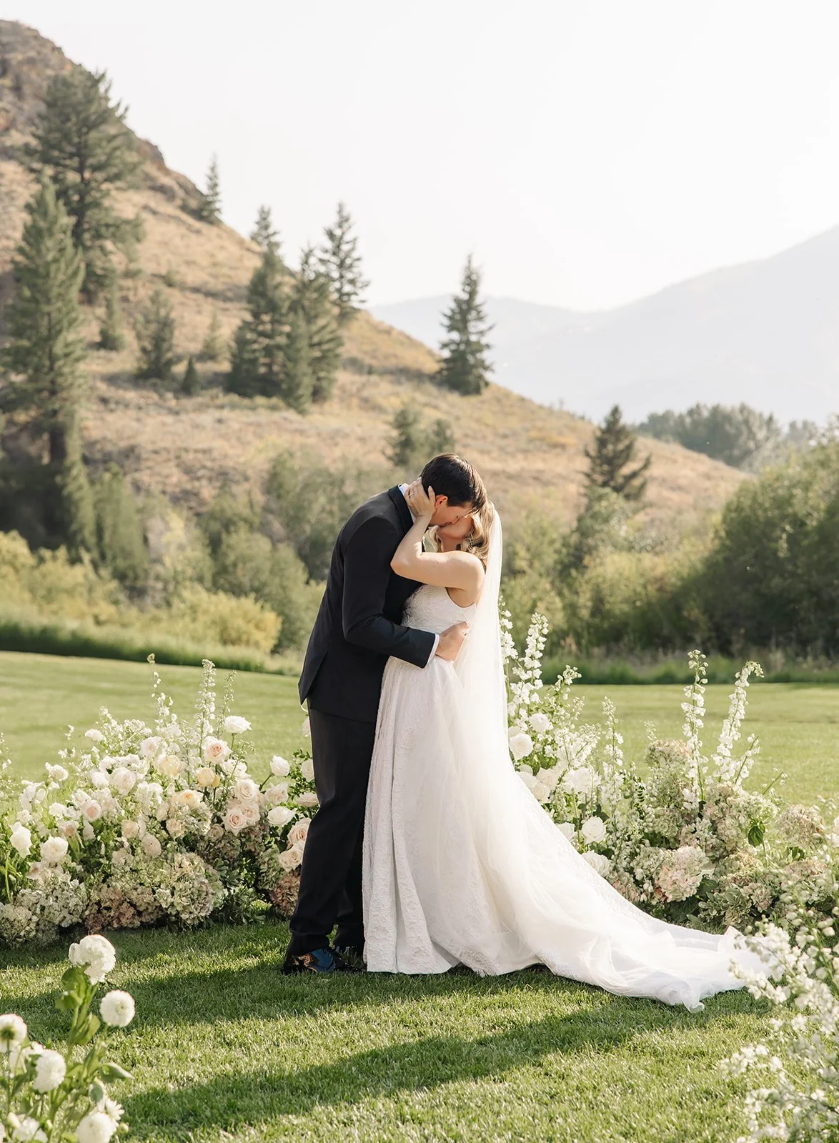 KATE + SAM — Two Hands Floral | Sun Valley Ketchum Wedding and Event Florist