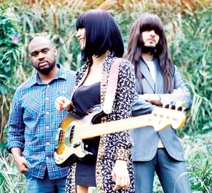 Khruangbin: A Texas Trio That’s Out of This World — Music Mil
