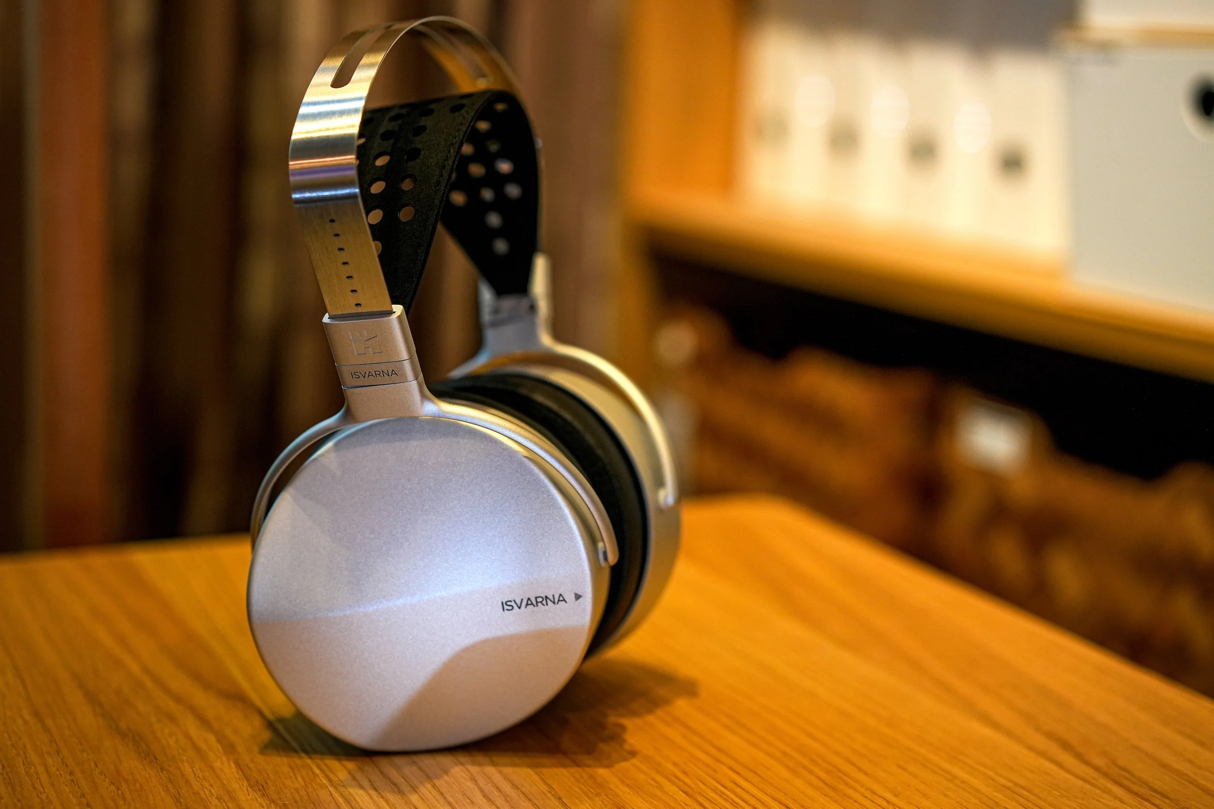 PRESS RELEASE: ISVARNA HYBRID HEADPHONE W/ ENHANCED BASS AND ULTRA-WIDE ...
