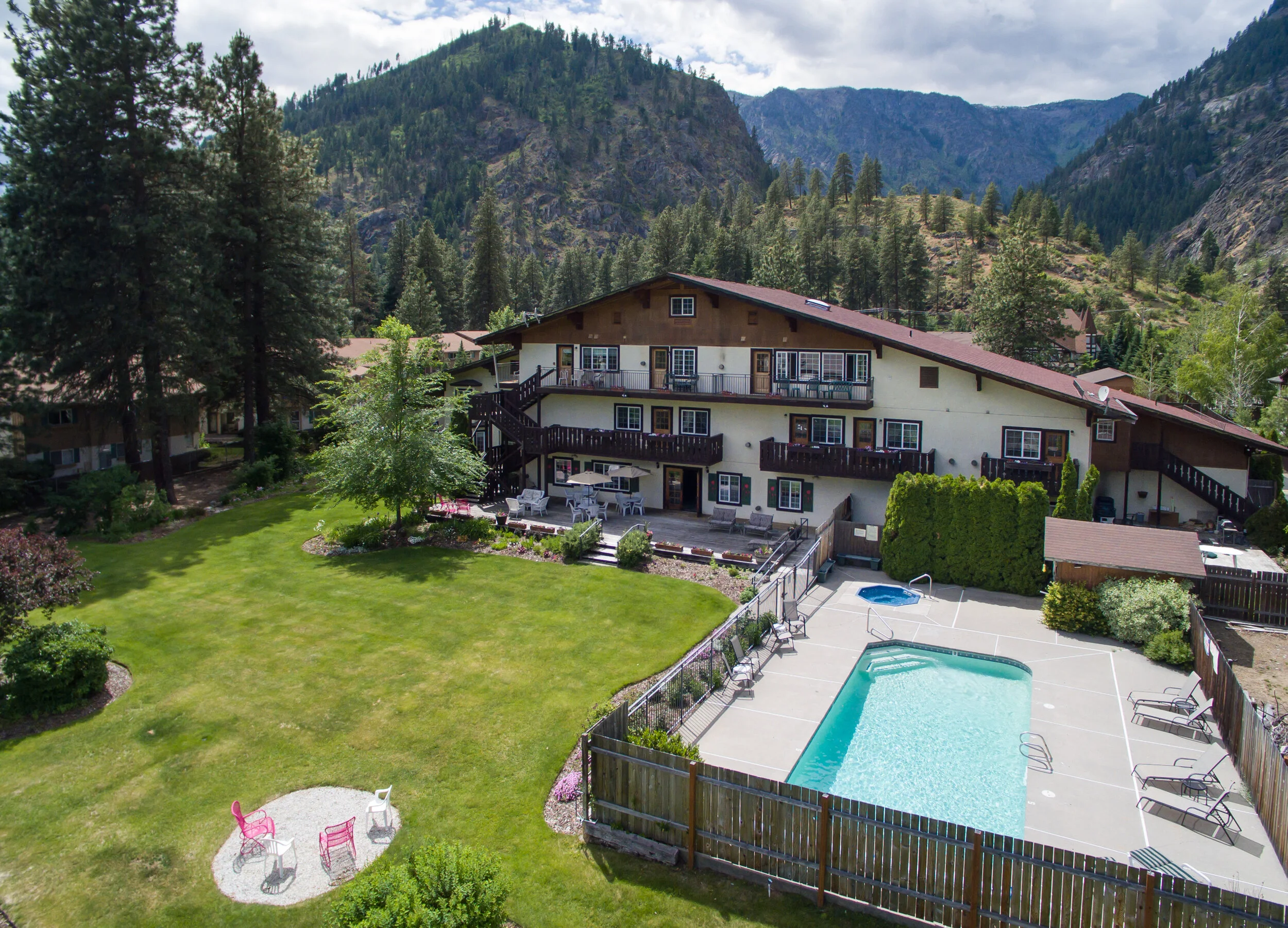 Contact — Blue Elk Inn