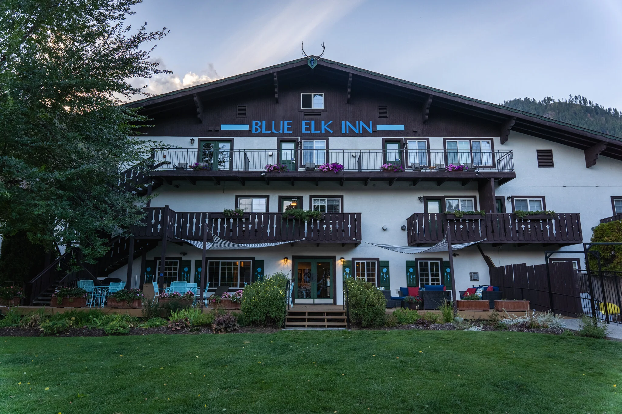 Blue Elk Inn