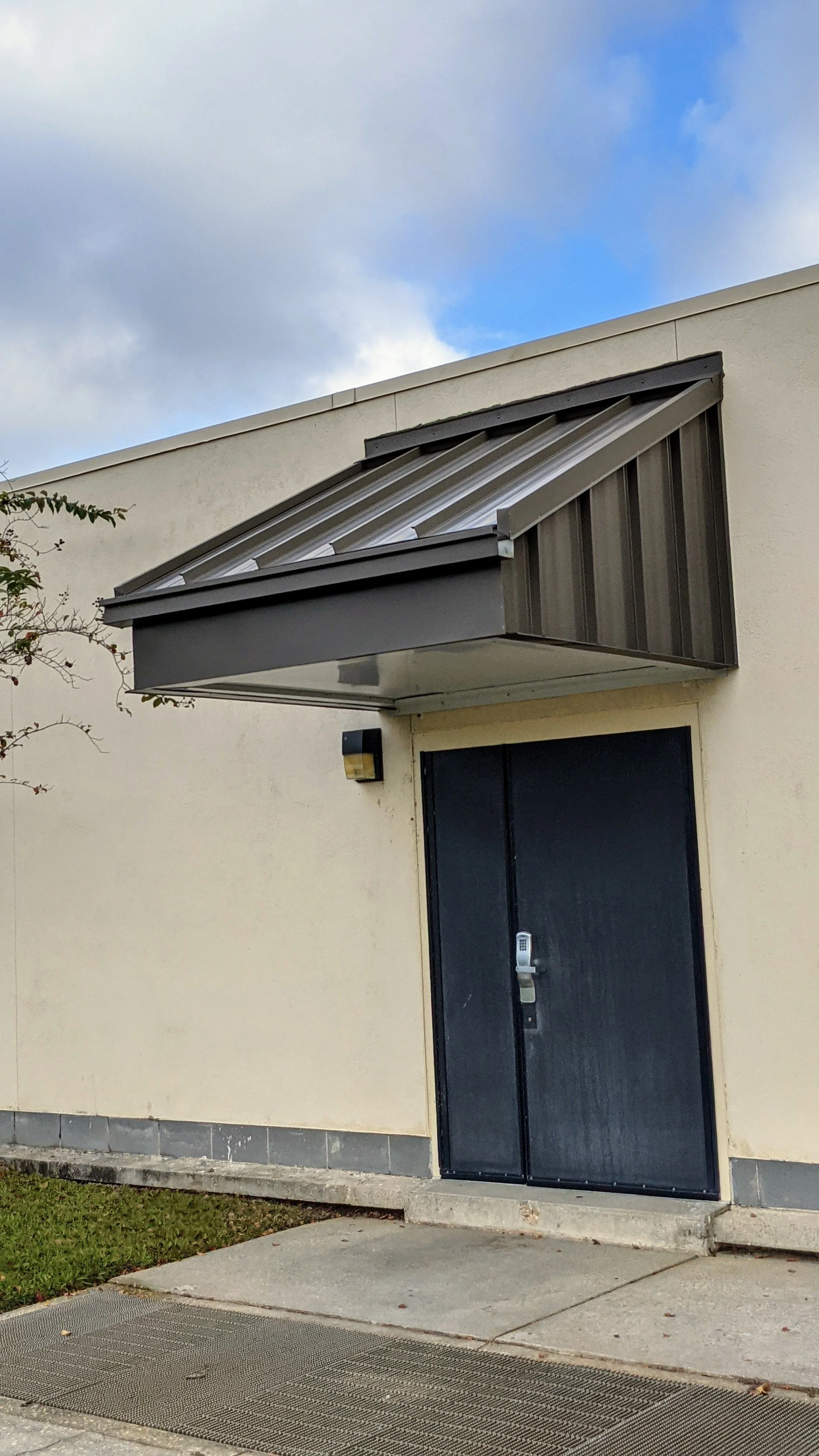 Metal Commercial Roof Installation and Repair — TeamCraft Commercial ...
